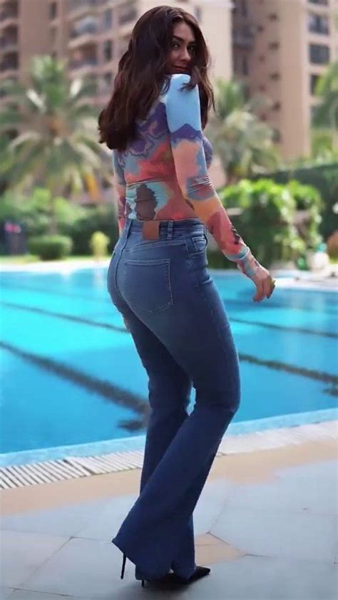 Pin On Mrunal Thakur