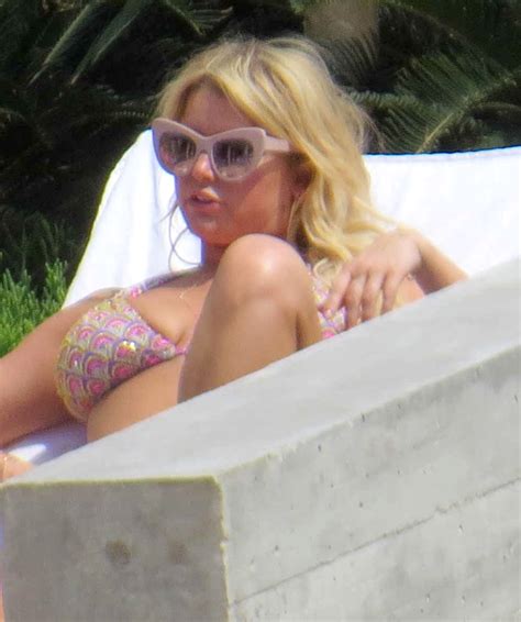 Naked Jessica Simpson Added By Bot