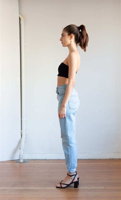 Laura V — Alaeria Agency