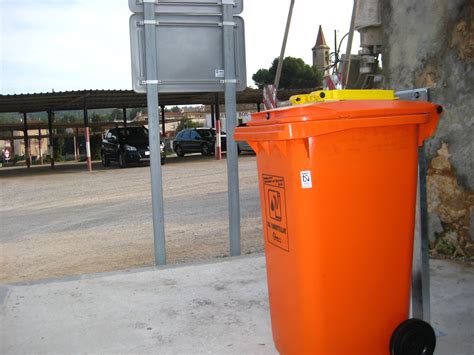 Olèrdola Inicia La Recollida Doli Domèstic Amb 9 Contenidors Instal