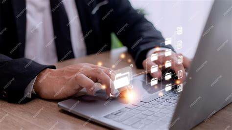 Système De Gestion De Documents Dms En Cours De Configuration Par Un Consultant Informatique