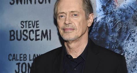 Golpean Brutalmente A Steve Buscemi En Nueva York