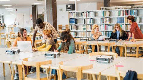 Premium Photo Group Of Students Studying In The University Library