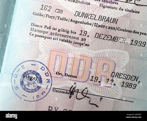 Ddr Reisepass Fotos Und Bildmaterial In Hoher Auflösung Alamy Ddr Reisepass Fotos Und Bildmaterial In Hoher Auflösung Alamy