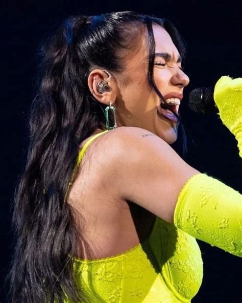 Who Wants To See How My Son Fucks My Ass On Stage In Front Of All Of You Right Now Oh Yes