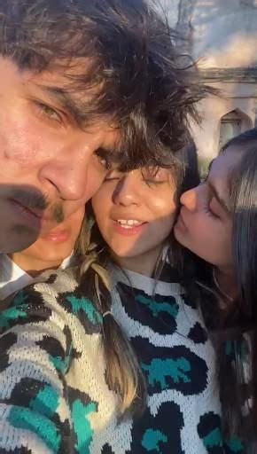 Pin By Abhishek U 11c M M On Electronic Circuit Design Cute Poses For Pictures Best Poses