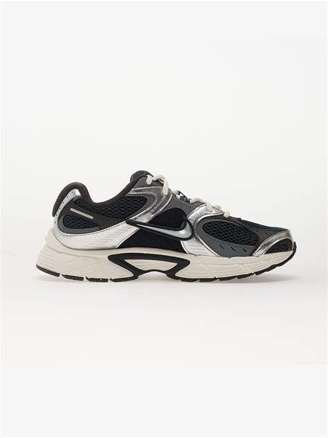 W Nike V5 Rnr Nike Global Store