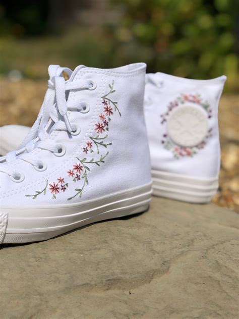 Custom Hand Embroidered Floral White Monotone Converse Etsy Uk Converse Wedding Shoes Cute