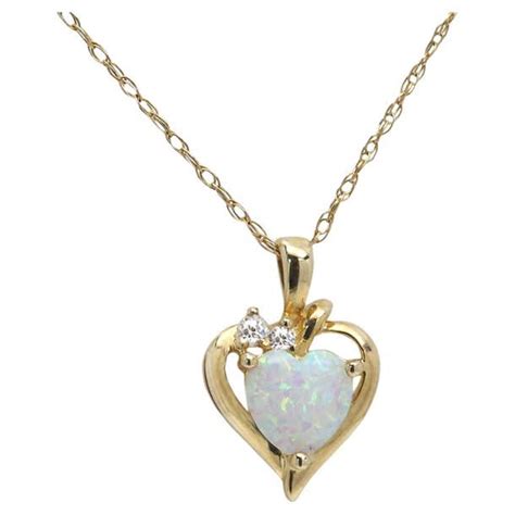Vintage Heart Opal Pendant 14 Karat Yellow Gold Opal Necklace For Sale