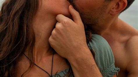 Titik Pijatan Yang Bisa Merangsang Gairah Seksual