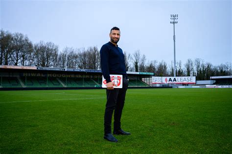 Soufiane Haddad Creatief Manager Bij Fc Dordrecht ‘het Is Makkelijker Binnenstappen Als We