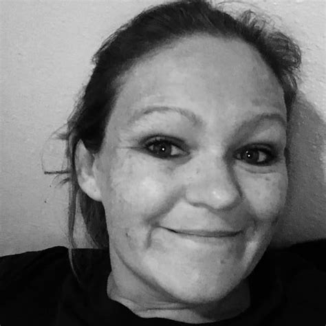 Melanie Melanie 2289 On Threads