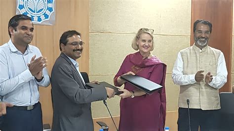 bhopal makhanlal chaturvedi university signs mou with unfpa to include