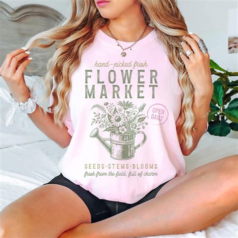 Flower Market Vintage Farm Sign Comfort Colors Unisex Tee Retro