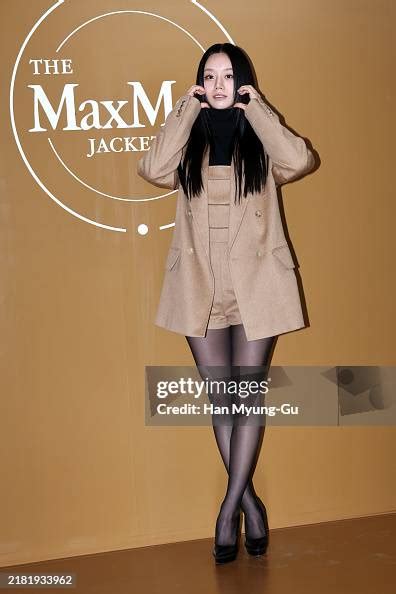 Lee Hye Ri Aka Hyeri Of South Korean Girl Group Girls Day Poses For