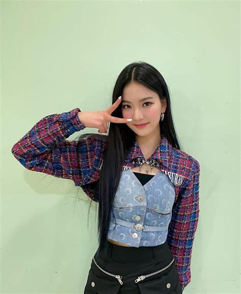 Blip 2021년 아이사 인스타 사진 모음💟 1 Blip 2021년 아이사 인스타 사진 모음💟 1