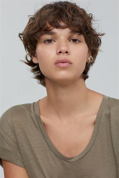 30 Fun And Flattering Shaggy Pixie Cut For Women Of All Ages Artofit