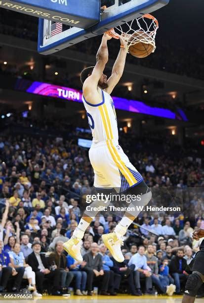 Stephen Curry Dunk Photos And Premium High Res Pictures Getty Images
