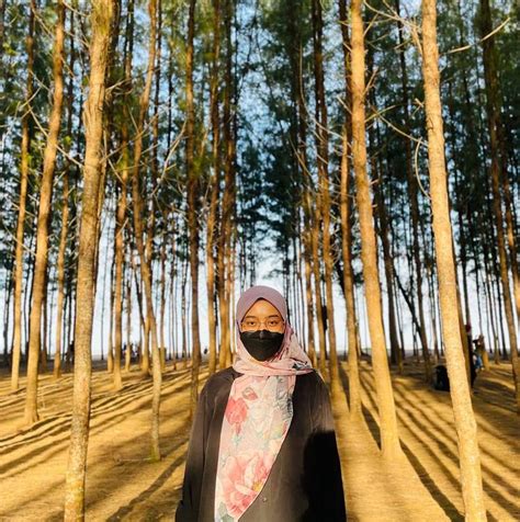 Snickers Malaysia Just When You Thought Comel Cant Get Anymore Comel