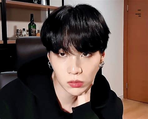 Pin De Yerilet En BTS Celebridades Suga Fotos De Suga