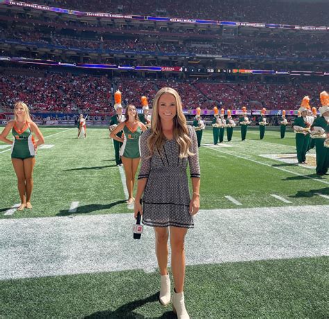 Meet Molly Mcgrath Popular Espn Reporter Who Covers Sidelines For