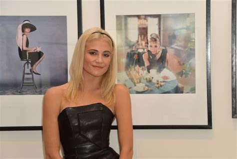 Pixie Lott At National Portrait Gallery In London 07 21 2015 Hawtcelebs