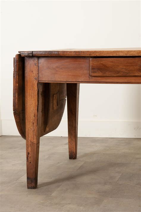 French 18th Century Walnut Drop Leaf Dining Table For Sale At 1stdibs