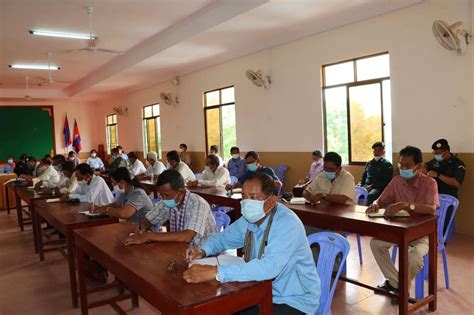 អភិបាលខេត្ត កំពង់ចាម បើក កិច្ចប្រជុំ បន្ទាន់ ពាក់ព័ន្ធ ករណី កម្មករ កម្មការិនី ប៉ះពាល់ នឹង