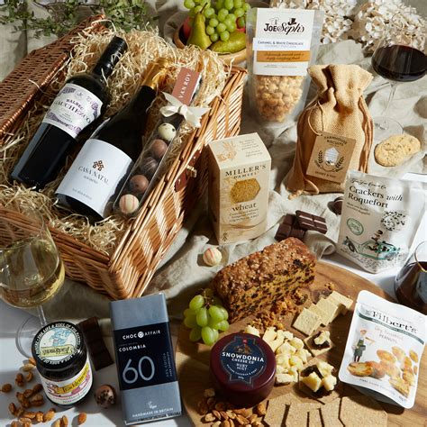 Luxury Hampers And Gourmet T Baskets