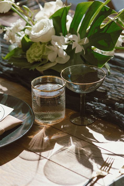 Ashley And Williams Modern Tropical Wedding In San Diego Brides