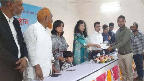 পীরগঞ্জে ভূমি অধিগ্রহণ ১ কোটি ১২ লাখ টাকার চেক বিতরণ জাতীয়