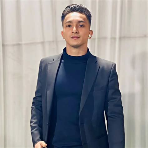 Feroz Feroz Sayed4869 • Threads Say More