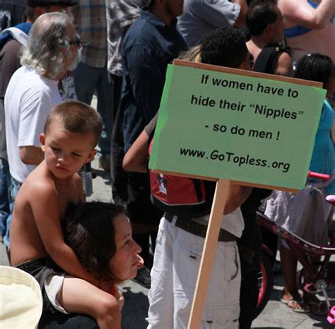 Est100 一些攝影some Photos Go Topless Day