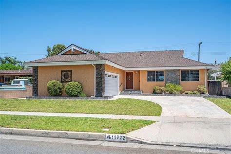 11922 Pine St Los Alamitos Ca 90720 See Est Value Schools And More