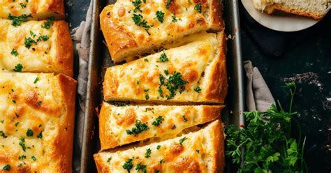 Easy Cheesy Garlic Bread Insanely Good