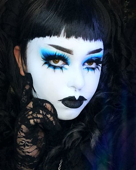 Count ⛧ Aivil On Instagram †𝕭𝖊𝖑𝖑𝖊 𝕹𝖚𝖎𝖙† Mana Inspired Makeup 🖤