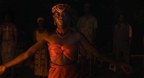 Disco Boy Trailer E Foto Del Film Con Franz Rogowski