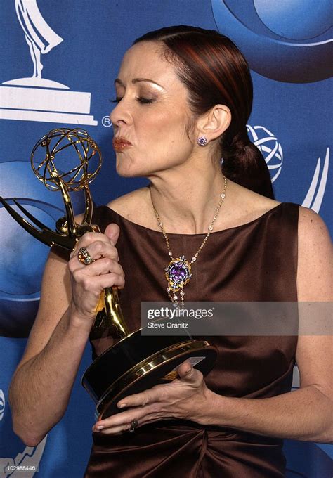 Patricia Heaton Shows Her Emmy Award After She Won Best Actress In A