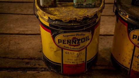 Assorted Oil Cans For Sale At Auction Mecum Auctions