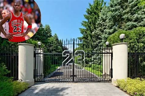 Michael Jordans Highland Park Illinois Mansion Has Got Game