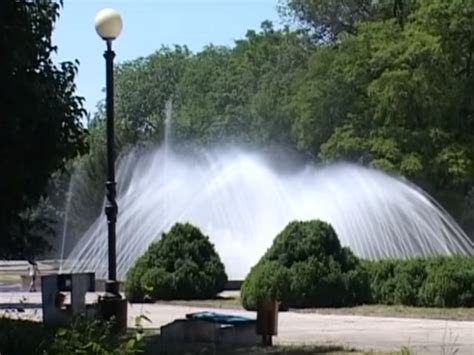 У Жовтах Водах розкурочили фонтан радянських часів