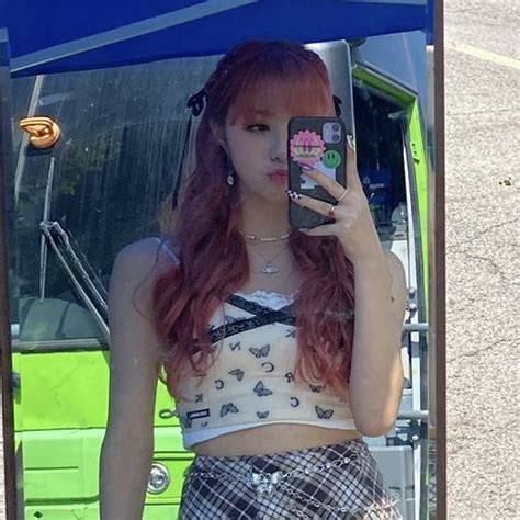 Pin By Skylar On Purple Kiss Icons Women S Top Fashion Crop Tops