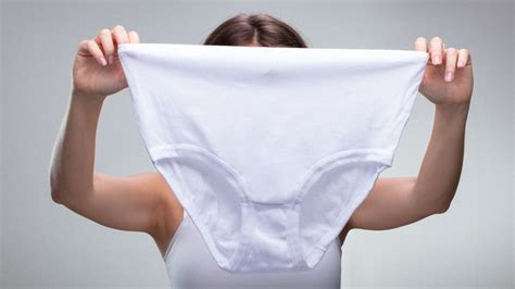 Celana Dalam Wajib Dibuka Setelah Berhubungan Seksual Kenapa Ya Klikdokter