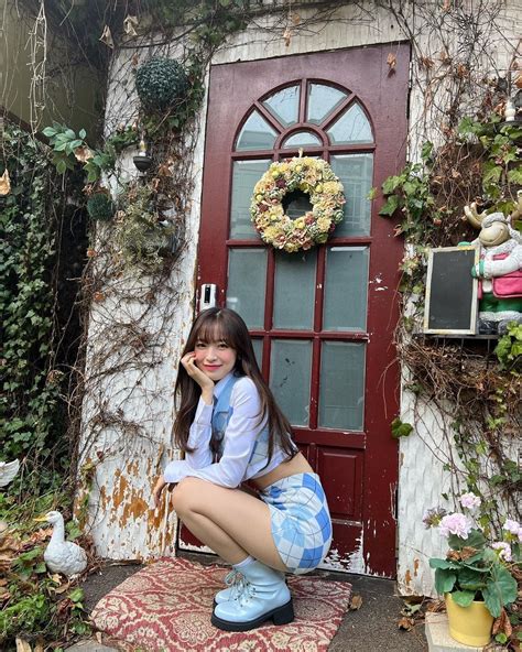 Arin Oh My Girl Piernas Legs Thighs Muslos Ass Culo Abs Miniskirt Minifalda R Kpopg