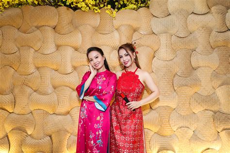 Cẩm Ly Minh Tuyết Xuất Hiện Cùng Gala Nhạc Việt Tourbizvn Tin Tức
