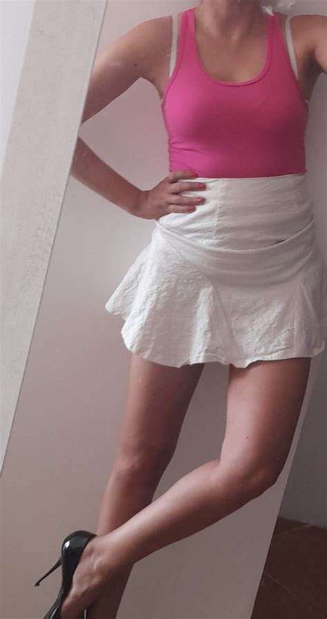 Services Versailles Young Courtesan Lady