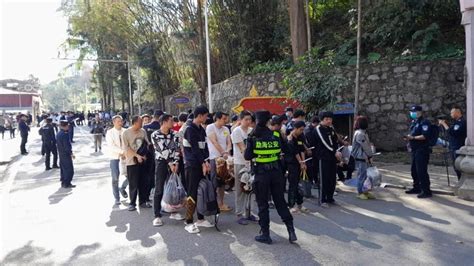 နယ်စပ်ဒေသများတွင် မြန်မာနိုင်ငံအတွင်းသို့ တရားမဝင် ဝင်ရောက်နေထိုင်သူမ