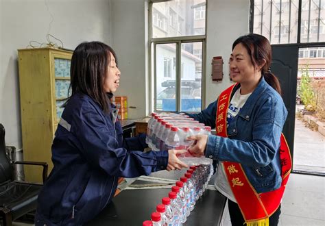 张家口市人社局开展 请您喝瓶水”公益活动获众人称赞张家口新闻网