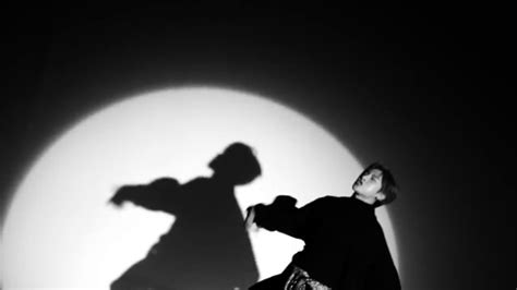 I Ms Iconic Part In Spotlight In A Loop Youre W Tumbex