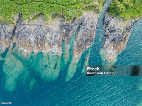 영국 콘월주 팰머스의 바위 해안을 내려다보는 조감도 0명에 대한 스톡 사진 및 기타 이미지 Istock